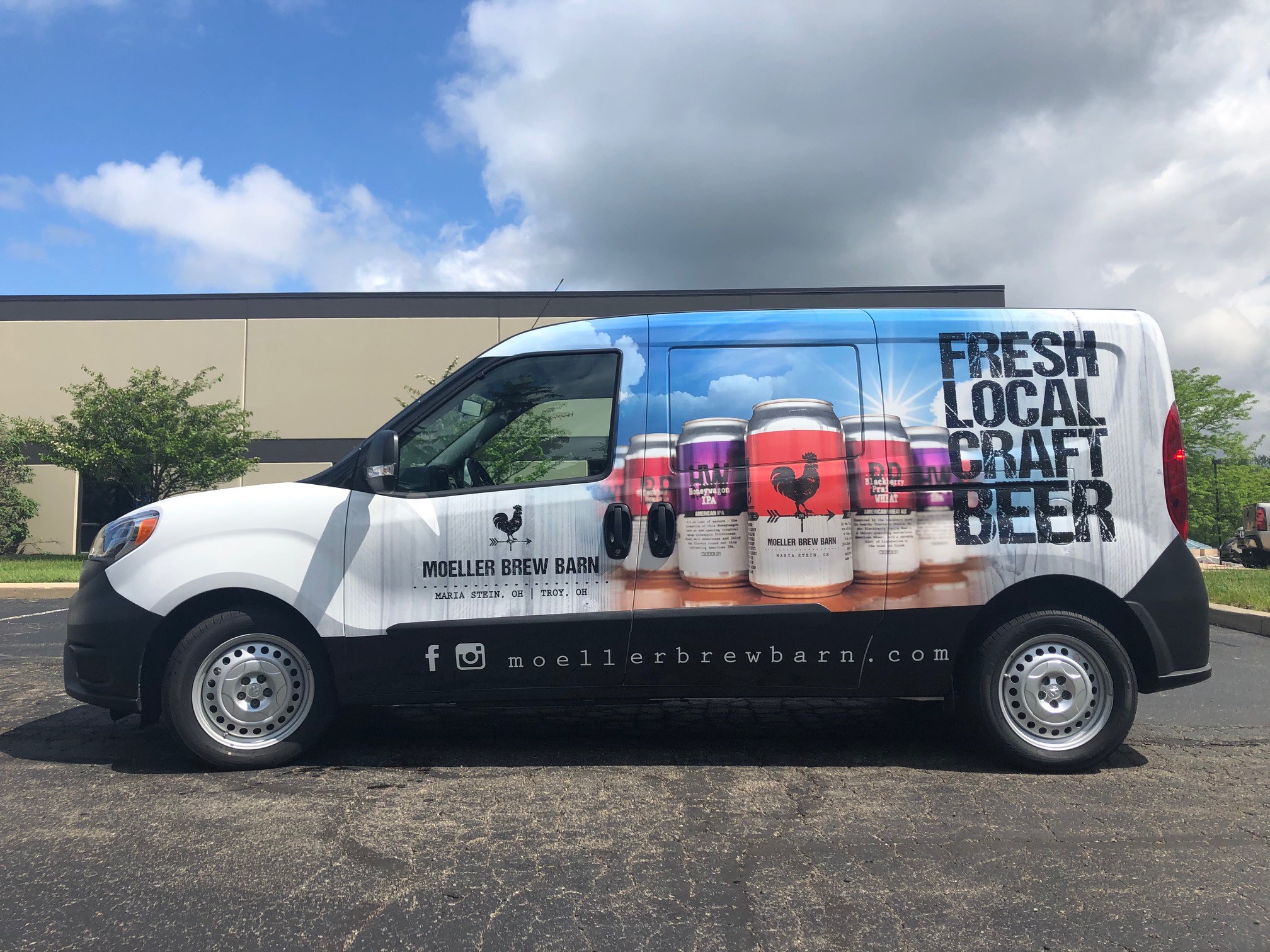 Choosing Custom Car Wraps Vs. Paint Jobs | SpeedPro Dayton, OH